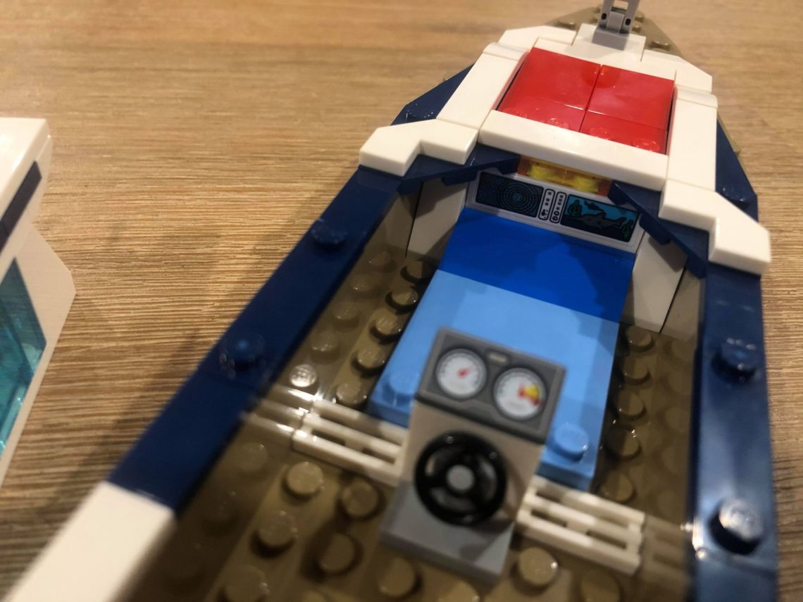 LEGO City Great Vehicles Diving Yacht 60221 Review - A Nice Home